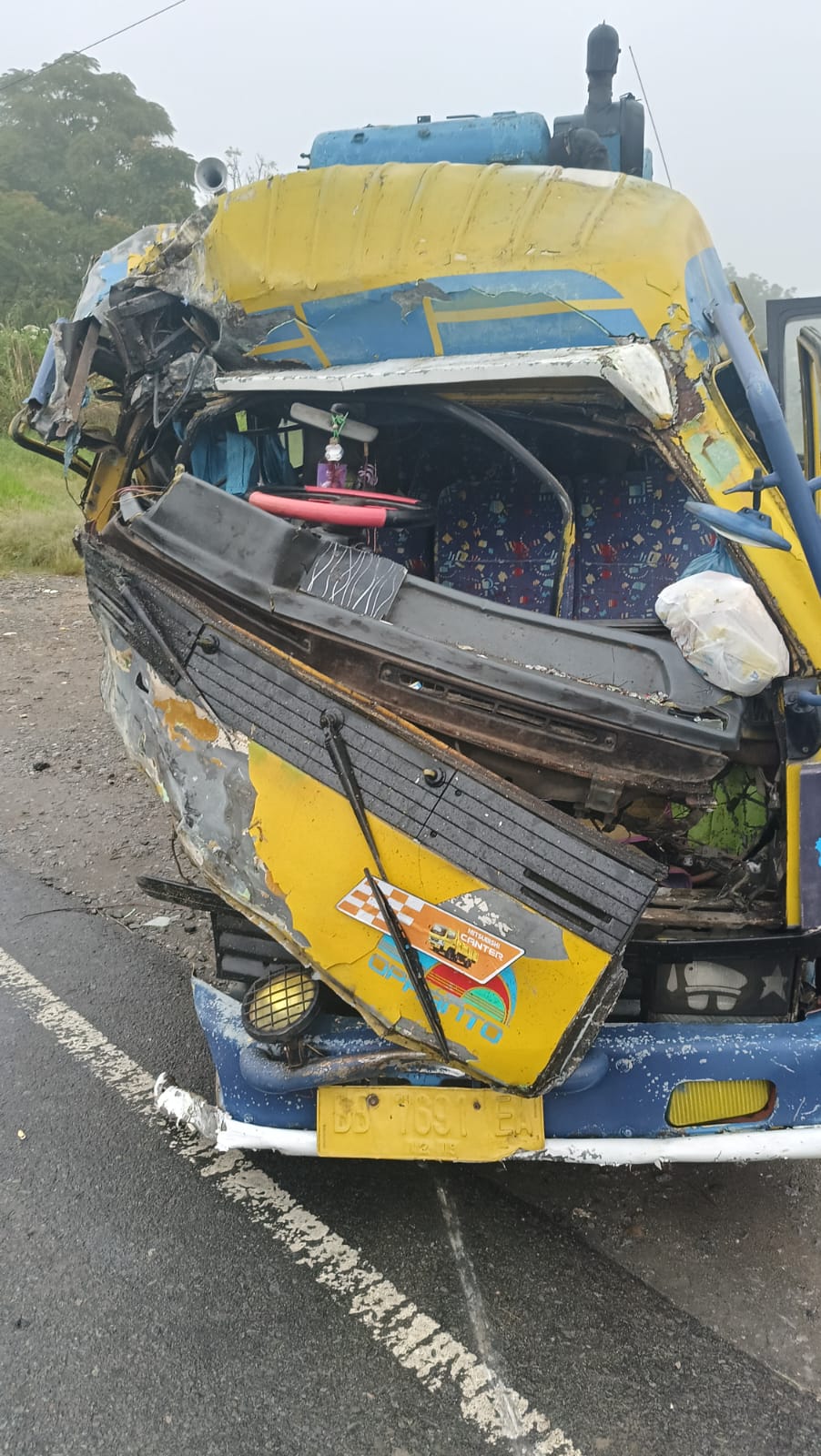 2 Bus Adu Kambing Di Taput, 2 Luka Berat Dan 15 Luka Ringan - Metro ...