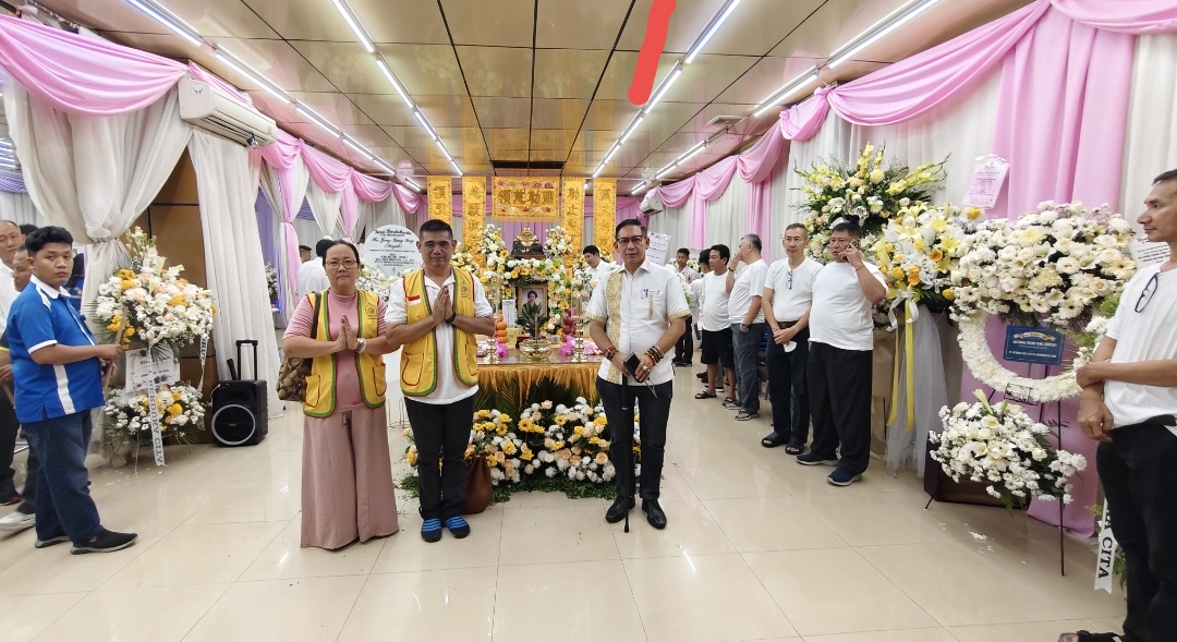 Pimpinan Magga Bodhi Sejati Beri Penghormatan Terakhir Kepada Alm ...