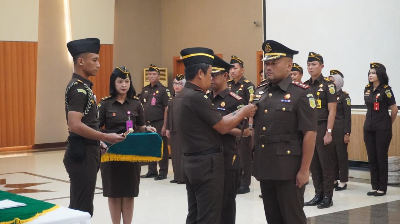 Olan Pasaribu Resmi Dilantik Jadi Kajari Kabupaten Gorontalo - Metro ...