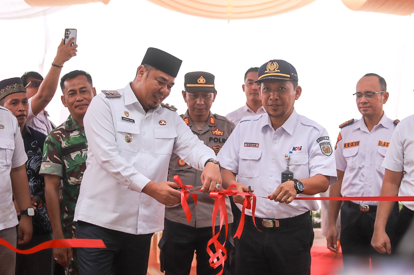 Wabup Syafrizal bersama Kadiv Regional Resmikan Stasiun KA Lima Puluh ...